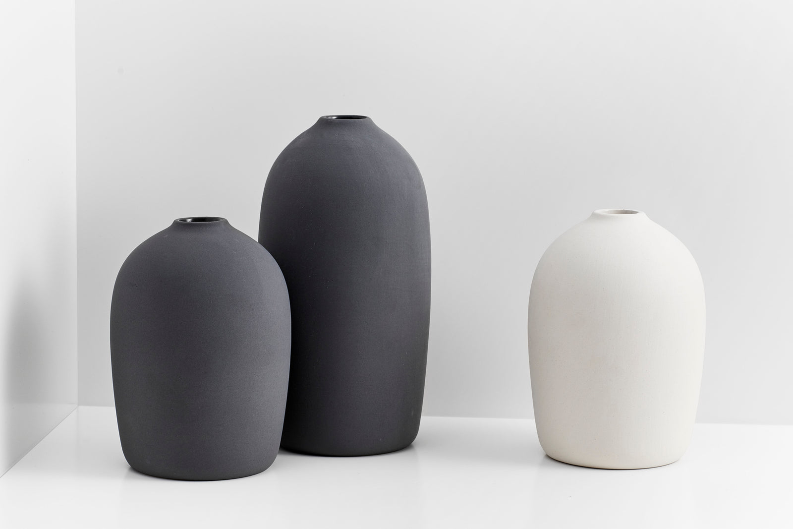 Novoform RAW ceramic vase small - grey